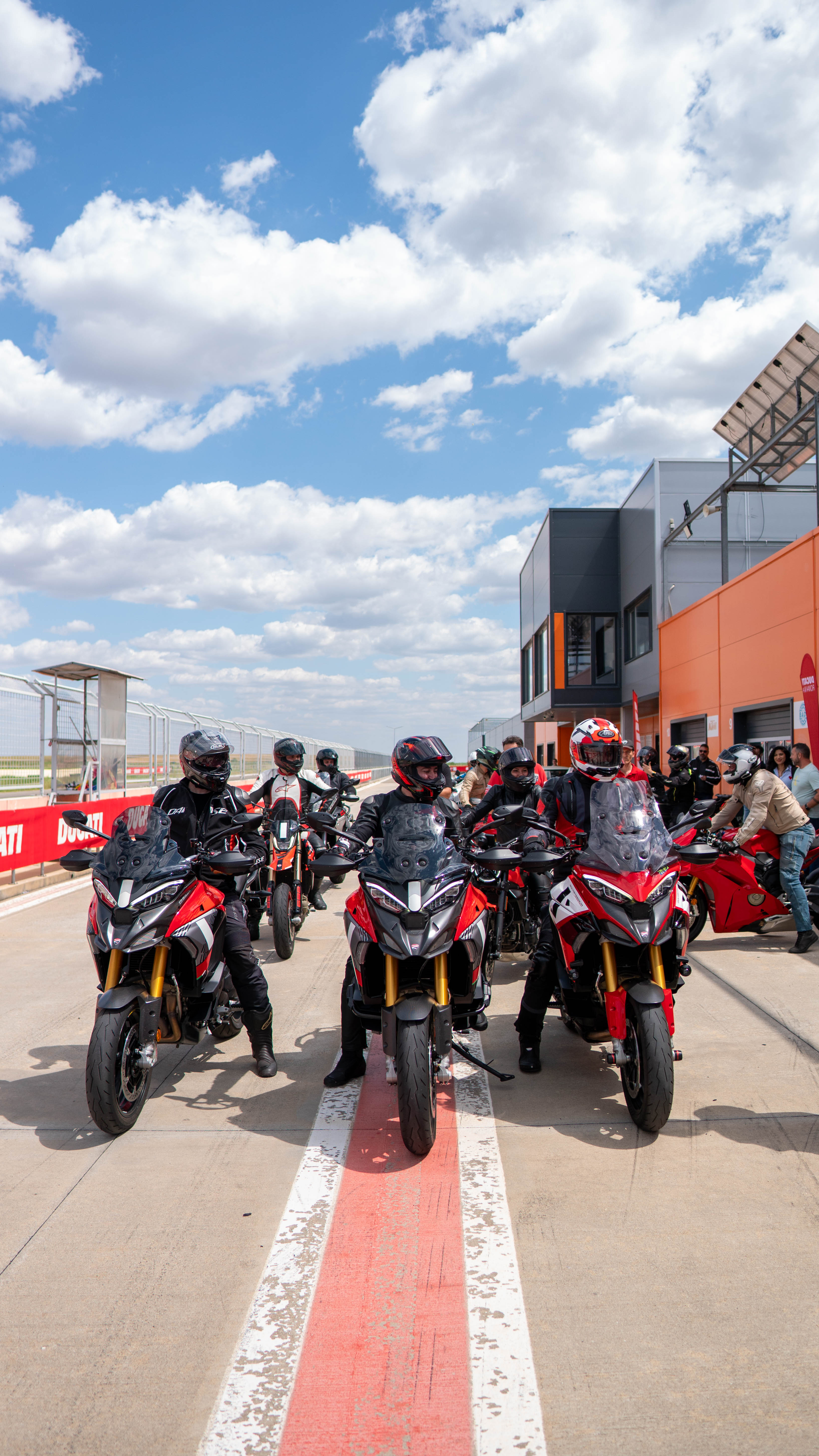 Ducati Romania - Motociclete noi si second hand de vanzare marca Ducati ...